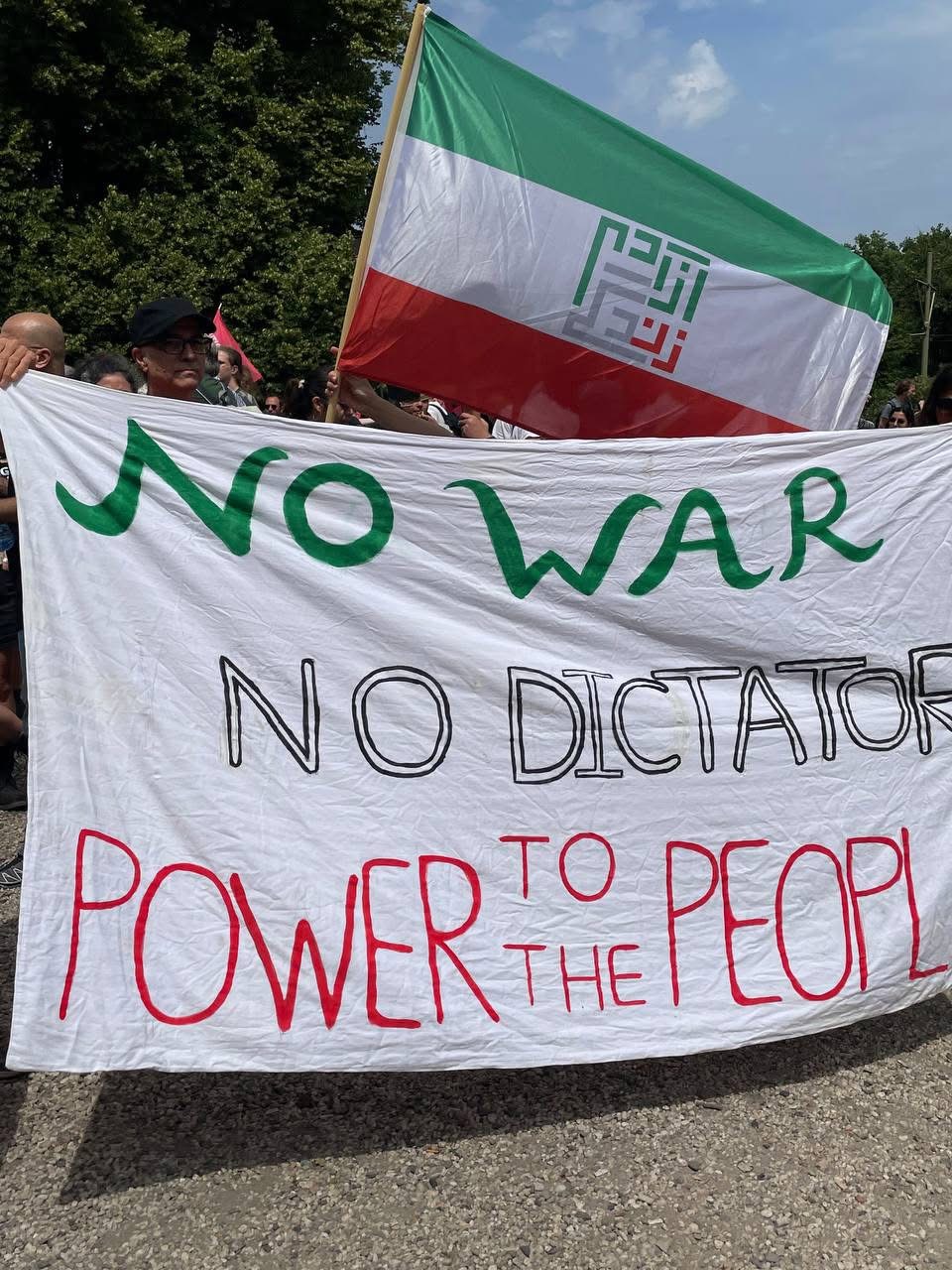 Condemn the Bombs, But Don’t Defend the Dictatorship | libcom.org