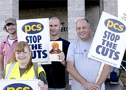 Up to 200,000 civil and public servants in mayday strike | libcom.org