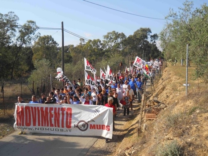 Ten thousand demonstrate against MUOS in Sicily | libcom.org