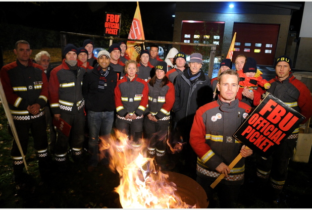 10 reasons to support the firefighters' strikes | libcom.org