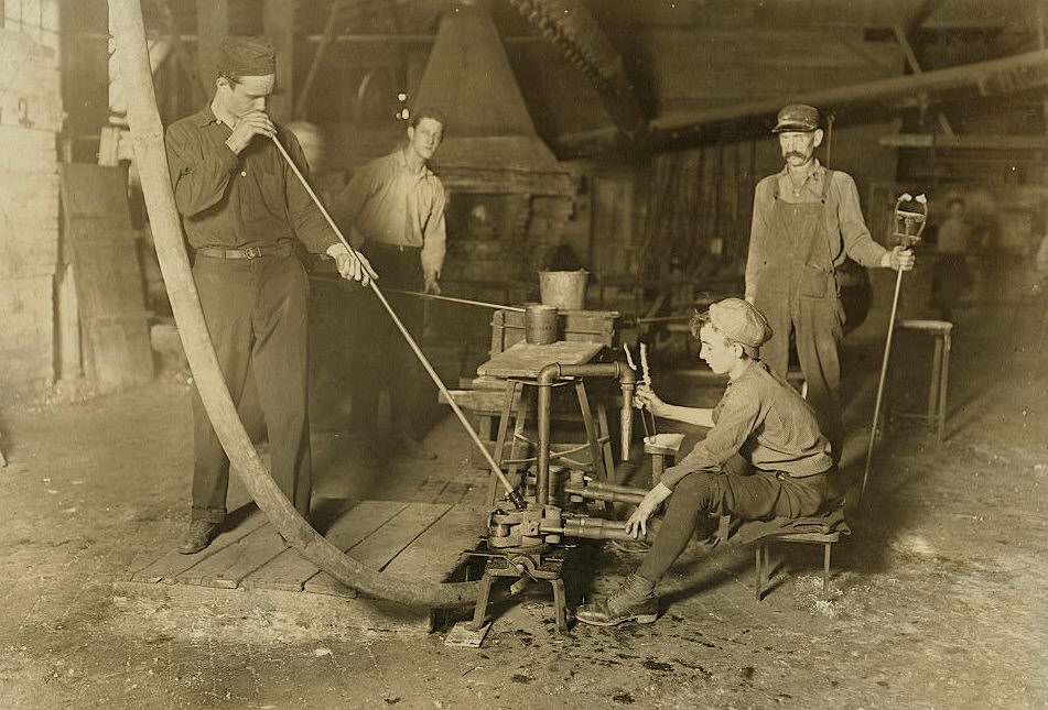 Syndicalism in action: how the Italian glassblowers became their own ...