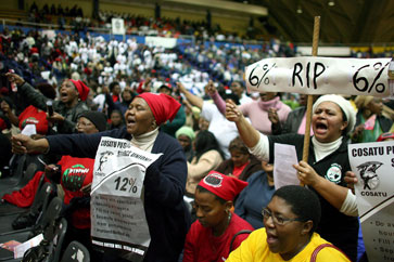 South Africa: ‘Massive’ strike spreads on 13th day | libcom.org